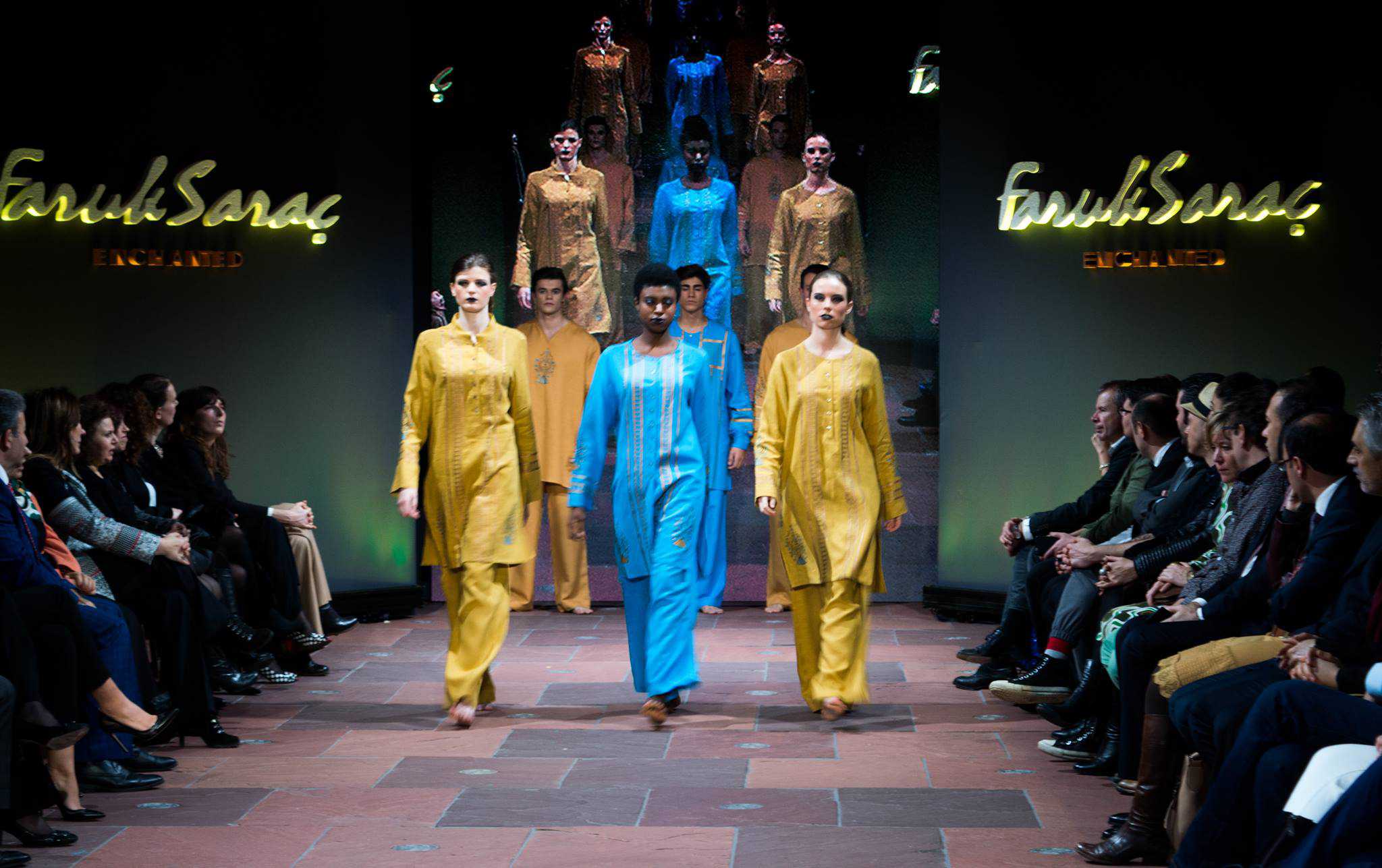 Modeshows - Models On Stage